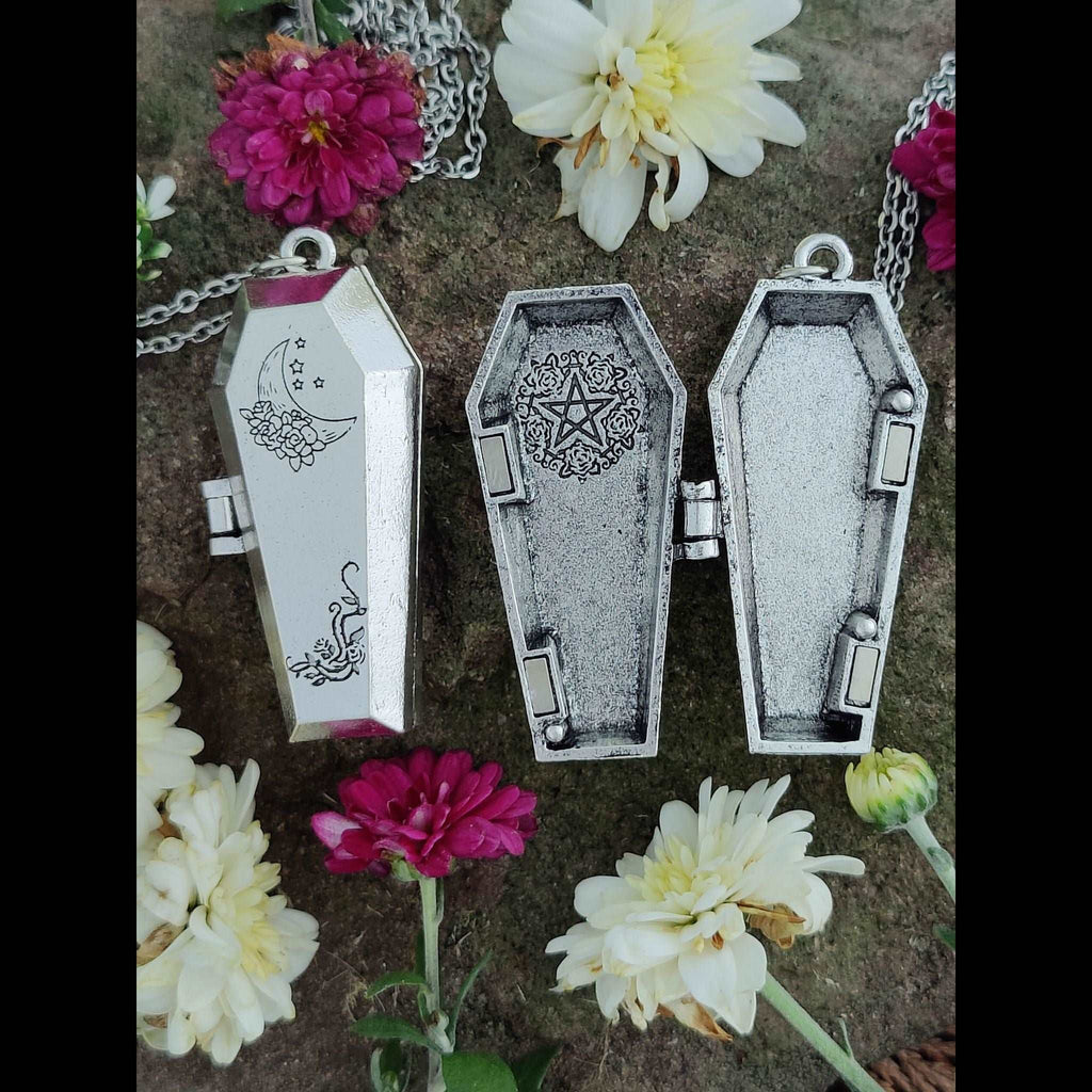 Coffin Locket – ImaginedByNell
